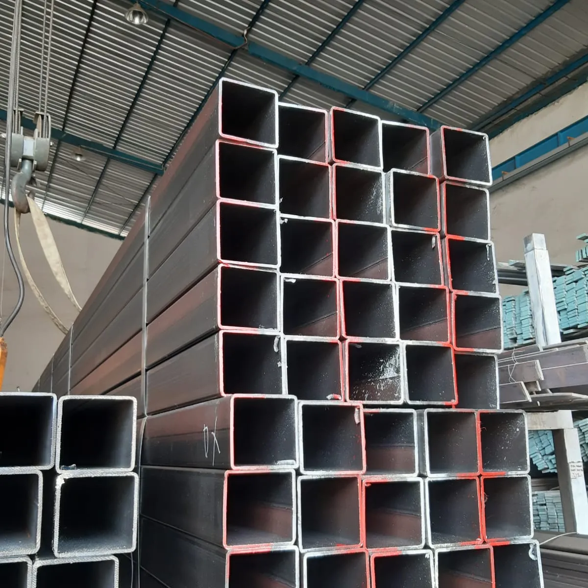 Besi Hollow 20 x 40 x 2,0mm x 6M (STD)| SMS Perkasa